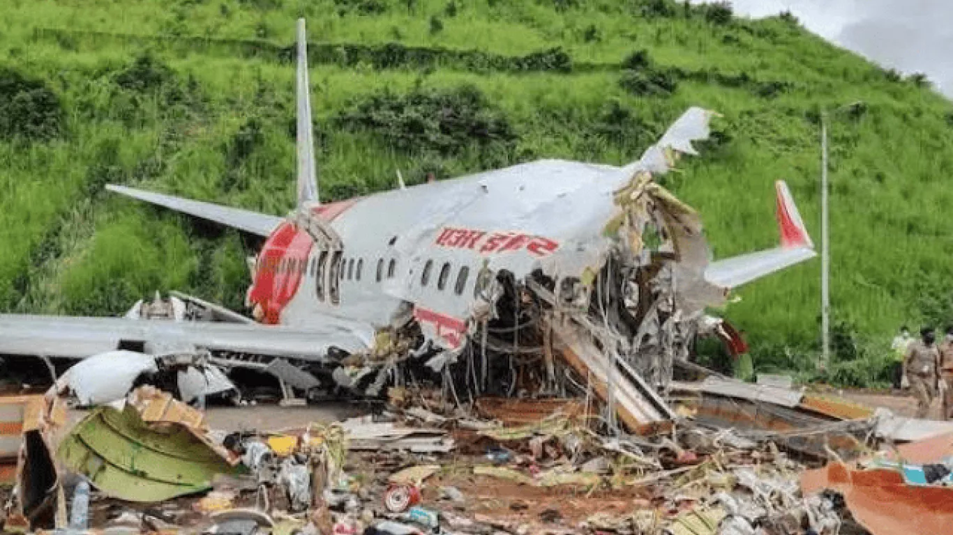 India investiga accidente del Boeing AI171 de Air India con 300 víctimas y un sobreviviente, el ...